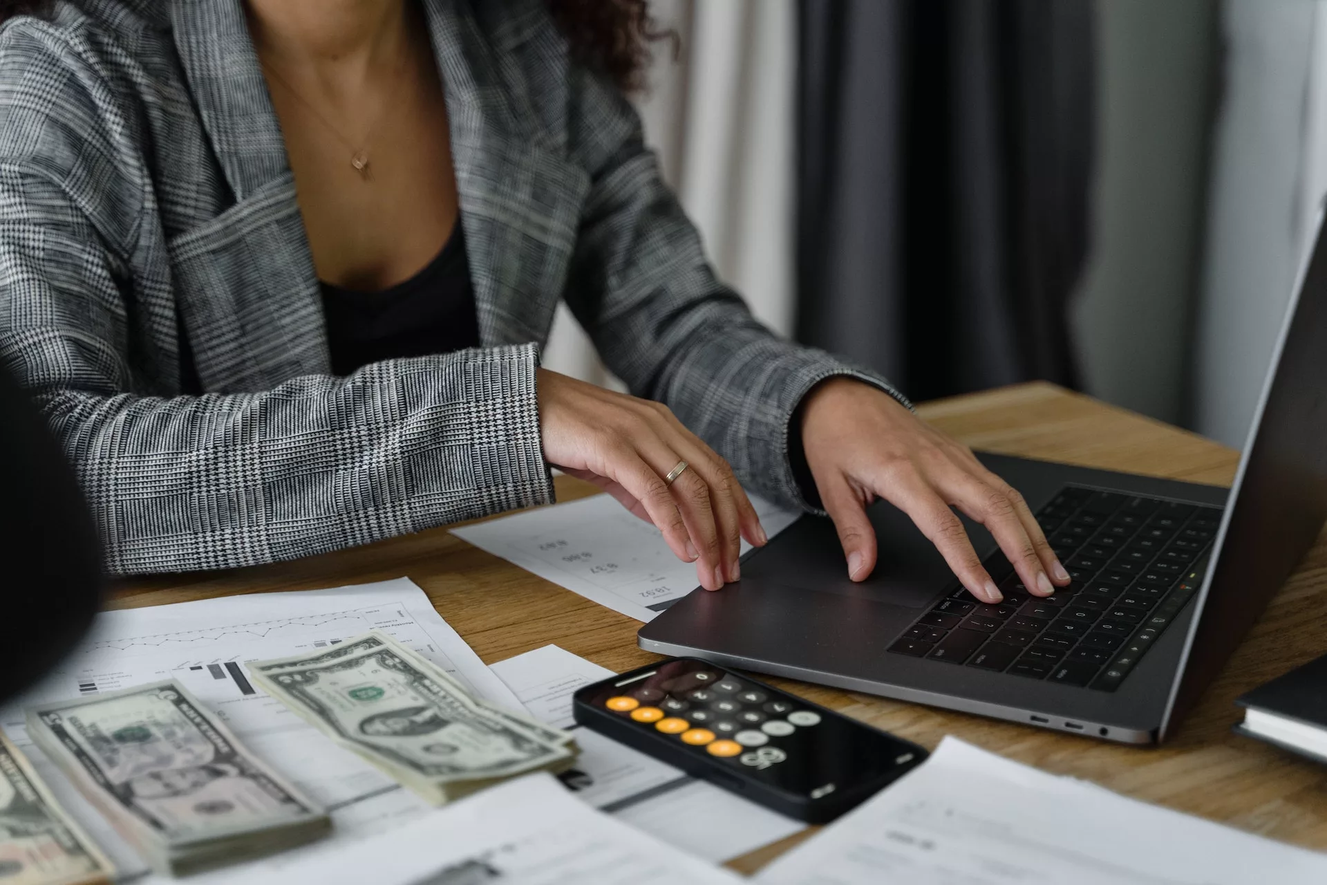 Smart Money Management: Tips for Saving, Budgeting, and Investing